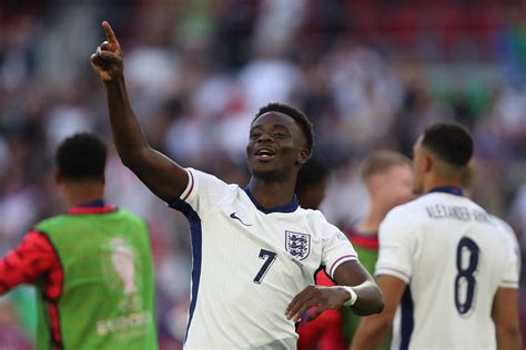 Stop Talking Gary Neville Noticed What Bukayo Saka Did Amid