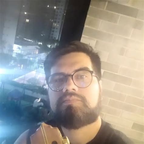 Diego Andrade Diego Pako • Threads Say More