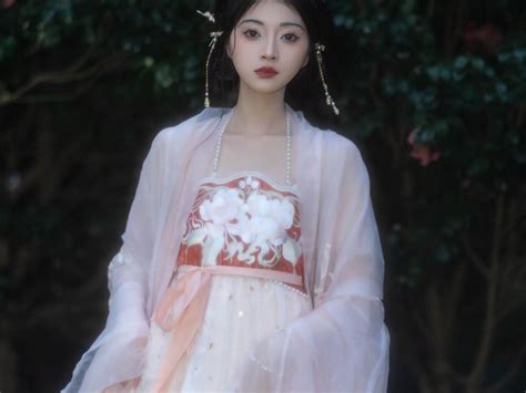 山茶花终究会凋谢好似一场盛开的梦 空倚合欢树 站酷ZCOOL
