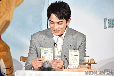 画像1672 町田啓太、デビュー当時の写真に大照れ「眉毛細い」「ずっと仁王立ち」撮影秘話明かす モデルプレス