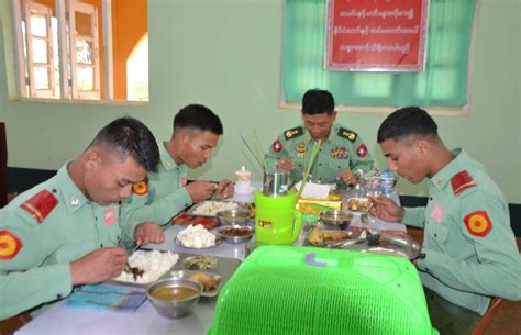 တပ်မတော် တပ်ရင်း တပ်ဖွဲ့အသီးသီးမှ အရာရှိ၊ စစ်သည်၊ မိသားစုဝင်များအား ရင်းရင်း နှီးနှီး တွေ့ဆုံ