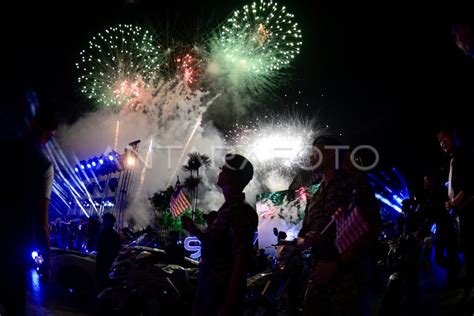 PESTA KEMBANG API HUT KEMERDEKAAN MALAYSIA ANTARA Foto