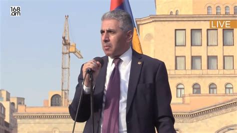 Բա դու էս հրապարակից չե՞ս վախենում այս հրապարակը վախենալու բան է