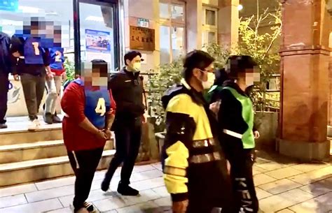 不滿國中女兒被前男友欺負 悍母率8屁孩組棒球隊痛毆他