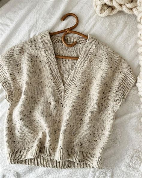 Безрукавка с V горловиной спицами сверху Ash Slipover V Neck