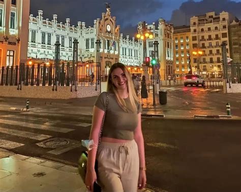 Lola😍 R Reactgirlsofyt