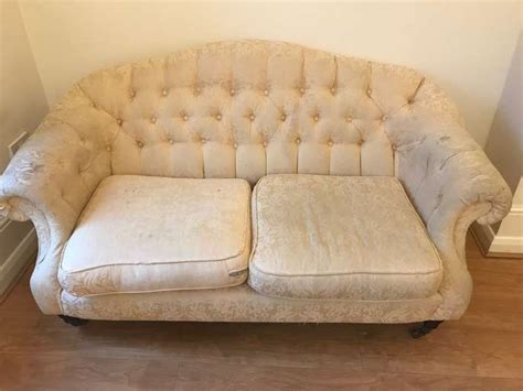 Freelywheely Small Cream Sofa