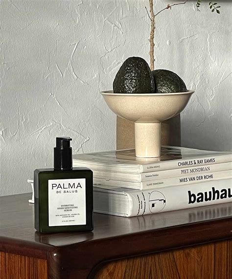 Palma De Salus Hydrating Hand Sanitizing Serum With Hyaluronic Acid And Avocado Oil Secret Skin