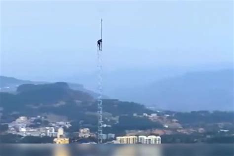 一个敢建一个敢上无人机拍下这一幕我的下巴都快惊掉了