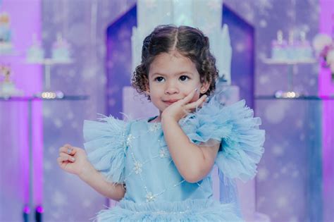 Vestido Elsa Super Luxo Com Plumas Toda Encanto Fantasias Infantis