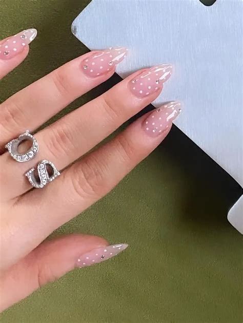 Sabrina Carpenter Nails 2025