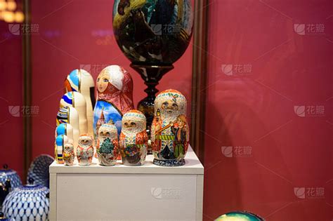 莫斯科俄罗斯纪念品商店里的俄罗斯套娃