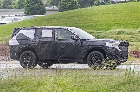Next Gen Jeep Grand Cherokee Spied Shares Alfa Underpinnings Autocar