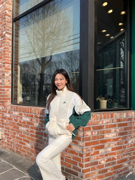 여자 뉴발란스 바람막이 코디 Y2k 패션 트렌디한 간절기 점퍼 네이버 블로그