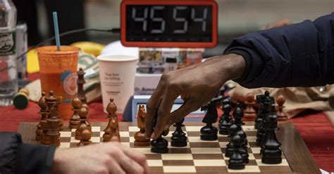 60시간 동안 쉬지 않고 체스목표는 ‘아프리카 아동 교육 기부