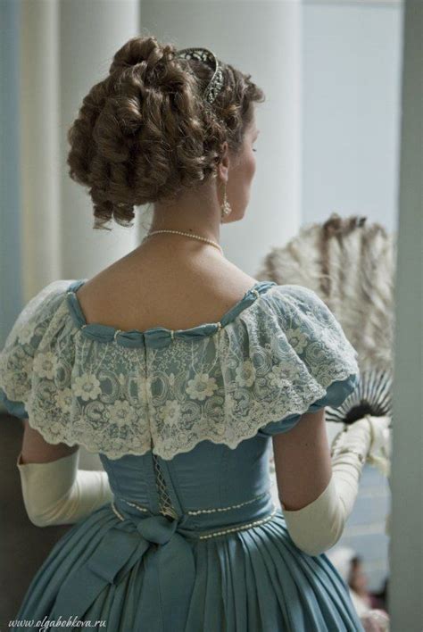 تسريحة شعرهم حلوة😍 ️ Historical Dresses Old Fashion Dresses