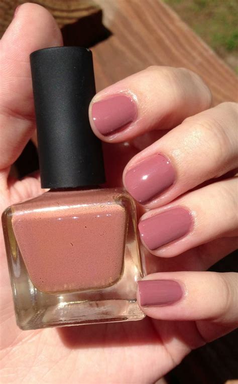 Best Nail Polish Colors For Fair Skin Tones Folder