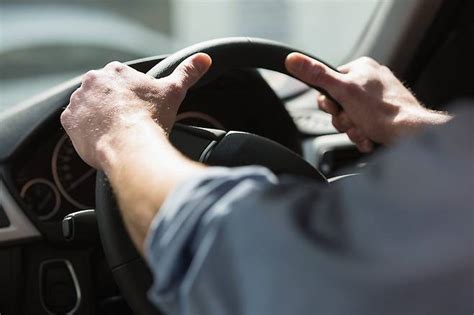 자동차 유압식 파워스티어링 오일의 점검방법과 교환주기는 픽플러스