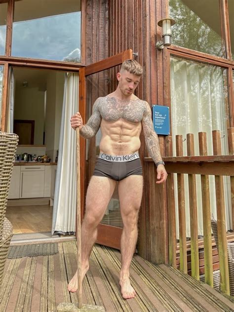 Chris Hatton Hatts17 Threads Say More