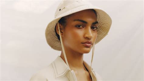 Aceite De Vitamina E Beneficios Y Cómo Usarlo En La Piel Vogue