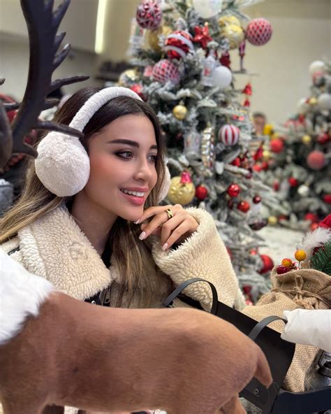 Aidaabidi ‎با کانسیلر صورتت رو‌لیفت‌کن 😍 Aidaabidi Aidaabidi ترفندمیکاپ