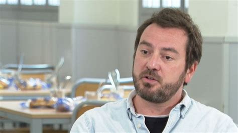 Jorge Bustos Publica Casi Sobre El Centro De Acogida Más Grande De