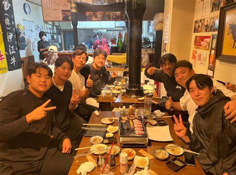 한국야구 미래들 잘 먹더라강민호 문동주·노시환·소형준·원태인에 밥 샀다 왜 오키나와 스토리