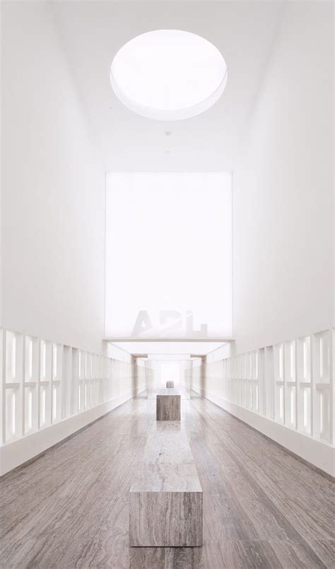 Apl Plays With Proportions In Dramatic But Serene La Flagship Store