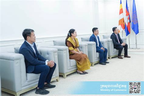 ឧកញ៉ា ចាន់ សុឃាំង ដឹកនាំប្រតិភូសហព័ន្ធស្រូវអង្ករកម្ពុជា ចូលជួបសម្តែងការគួរសម