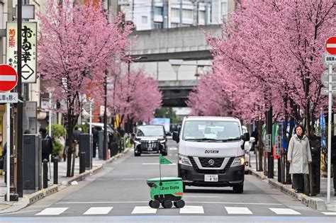 Uber Eats Japan Begins Deliveries With Self Driving Robots The Japan