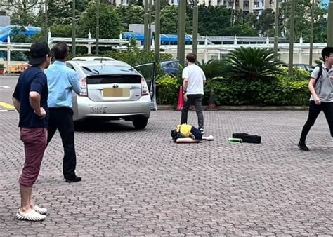 天眼直擊 ：慈雲山男童捱私家車撞 遭輾過蜷縮倒地