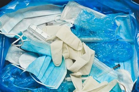 España líder en cometer infracciones higiénico sanitarias muchas por residuos de guantes y