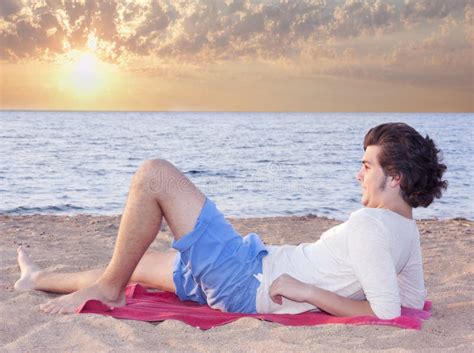 Junge Am Strand Stockfoto Bild Von Alleine Schön Nett 26681318