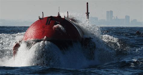 Como a energia das ondas e marés gera eletricidade