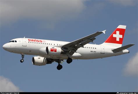 HB IPY Swiss Airbus A319 112 Photo by BjörnD ID 346763