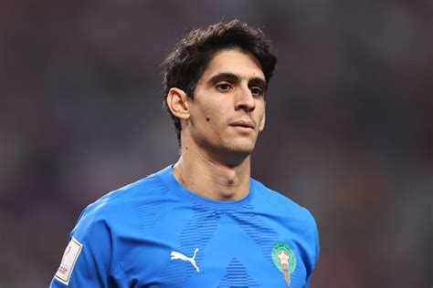 بعد تألقه عالمياً حارس المنتخب المغربي ياسين بونو يريد اللعب في