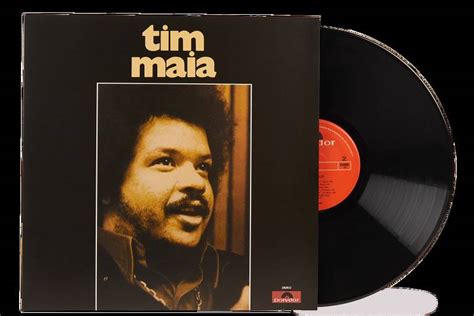 Veja Imagens Dos Produtos Da Universal Music Store Ilustrada Fotografia Folha
