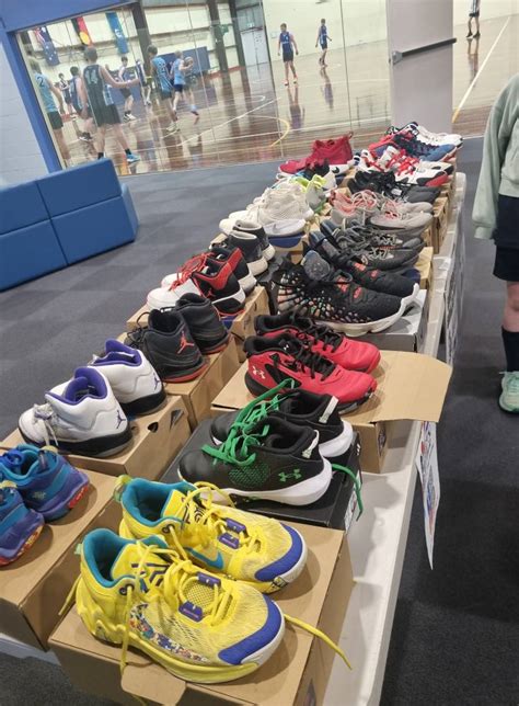 Barber Boys And Babes