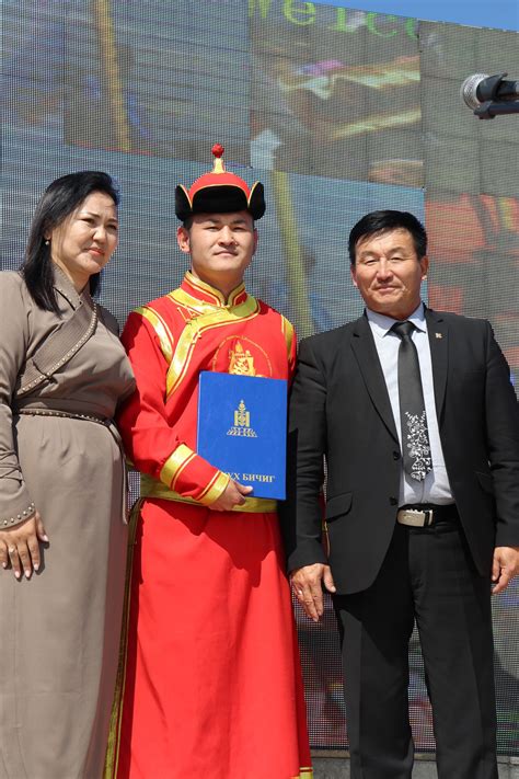 Соёл урлагийн ажилтны өдөр тохиож байна