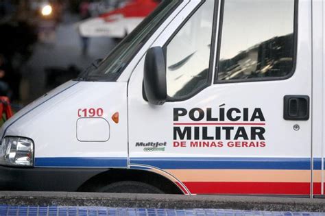 Corpo De Homem Com Marcas De Violência é Encontrado Em Carrinho De
