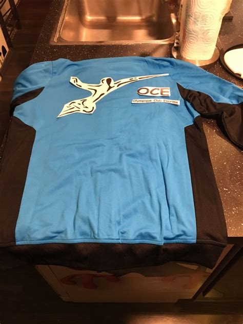 Les nouvelles tenues sont arrivées O C E Olympique Club Escrime de
