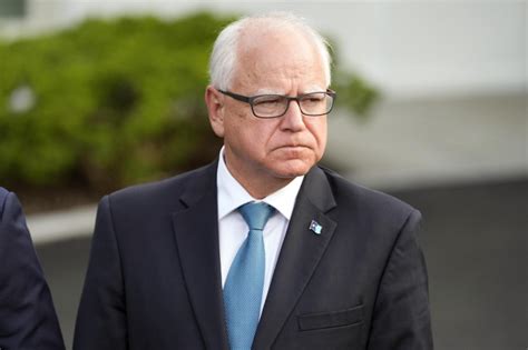 Tim Walz Gobernador De Minnesota Es El Compañero De Boleta De Kamala