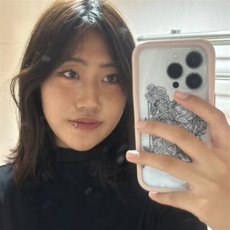 今天遇到一桌台灣人，他們全家都是用英文講話（有留下台灣醫院的藥包），他們請我去點酒，要日本燒酒加梅子加熱水，我會錯意拿了一杯燒酒跟梅酒， 因為