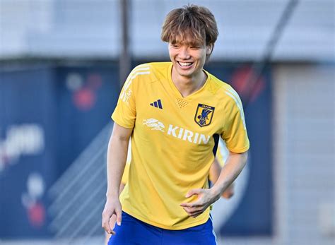 「最強コンビ」サッカー日本代表・板倉滉の誕生日に堂安律が公開したプライベート2ショットが「素敵な写真」と大絶賛！ 板倉本人も「懐かし！りつ