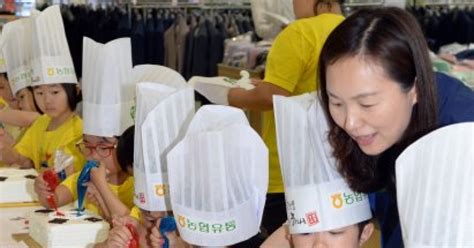 쌀케이크 위에 태극기 그려요