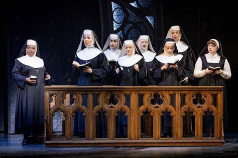Sister Act A Heavenly Production At Manchesters Palace Theatre