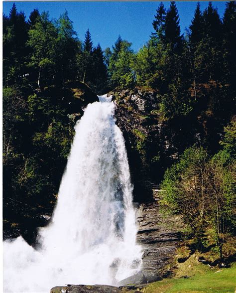 Steinsdalsfossen Steindalsfossen En Lokal Turistmagnet So… Flickr