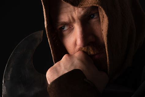 검은 색에 고립 된 전투 도끼와 펜스 중세 스코틀랜드 전사 도끼에 대한 스톡 사진 및 기타 이미지 도끼 무기 백인종 Istock