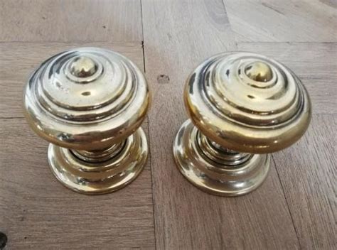 M1250 A Pair Of Traditional Style Modern Brass Door Knobs