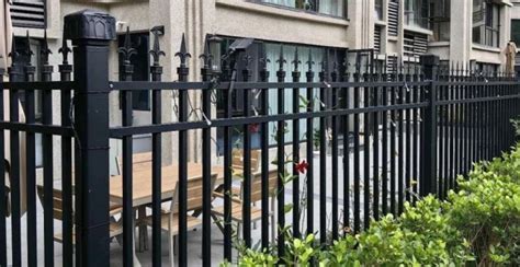 占用公共区域建“私家花园”？柳州一小区业主被投诉！ 腾讯新闻